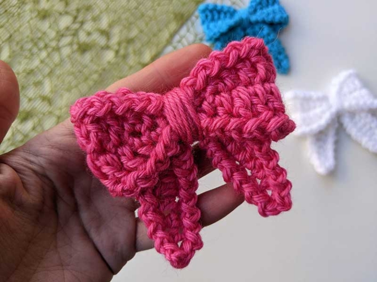 Easy Crochet Bow Free Pattern - Crochet Bits