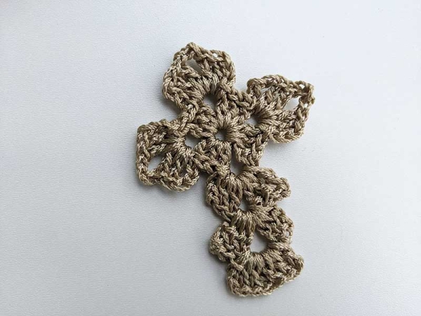 Free Crochet Lace Cross Pattern (Easter Decor) - Crochet Bits