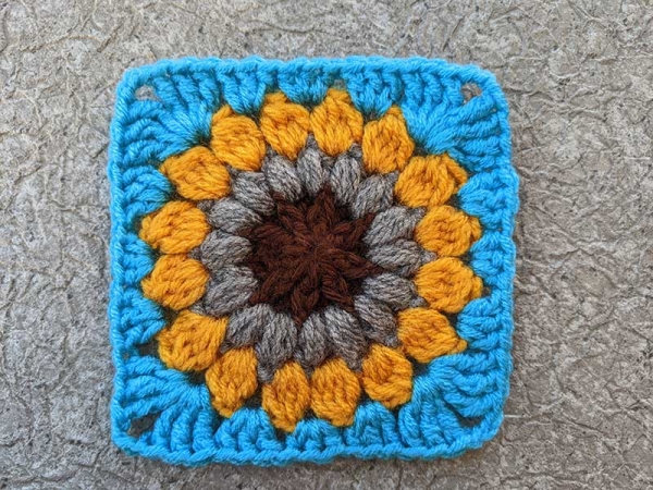 Free Crochet Sunburst Granny Square Pattern - Crochet Bits