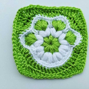 Free Crochet Paw Print Granny Square Pattern - Crochet Bits