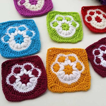 Ads-Free Crochet Paw Print Granny Square Pattern - Crochet Bits