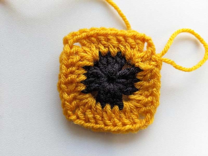 Free Crochet Santa's Belt Granny Square Pattern - Crochet Bits