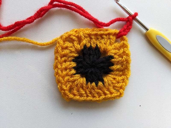 Free Crochet Santa's Belt Granny Square Pattern - Crochet Bits