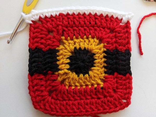 Free Crochet Santa's Belt Granny Square Pattern - Crochet Bits