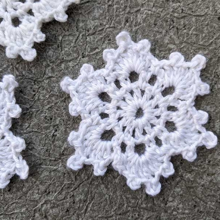 Ads-Free Crochet Lace Snowflake Pattern - Crochet Bits
