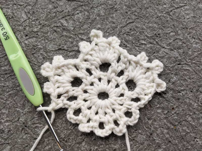 Free Crochet Lace Snowflake Pattern - Crochet Bits