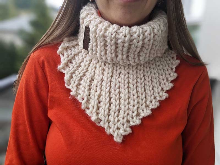 Free Crochet Bulky Bandana Cowl Pattern - Crochet Bits
