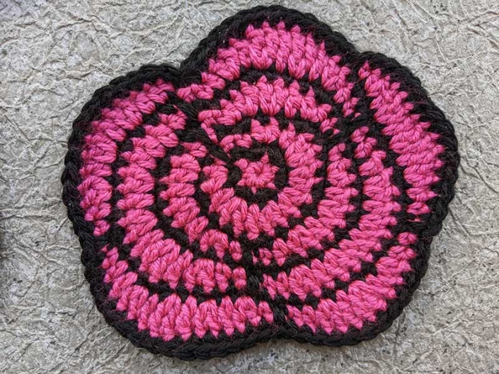 Free Crochet Two-Color Rose Patch Pattern - Crochet Bits