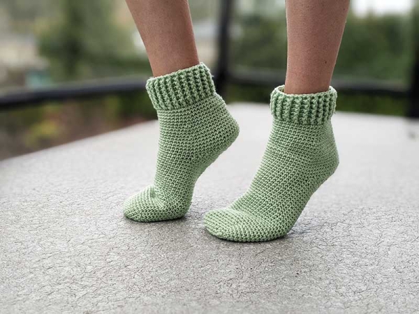 Free Crochet Beginner-Level Socks Pattern - Crochet Bits