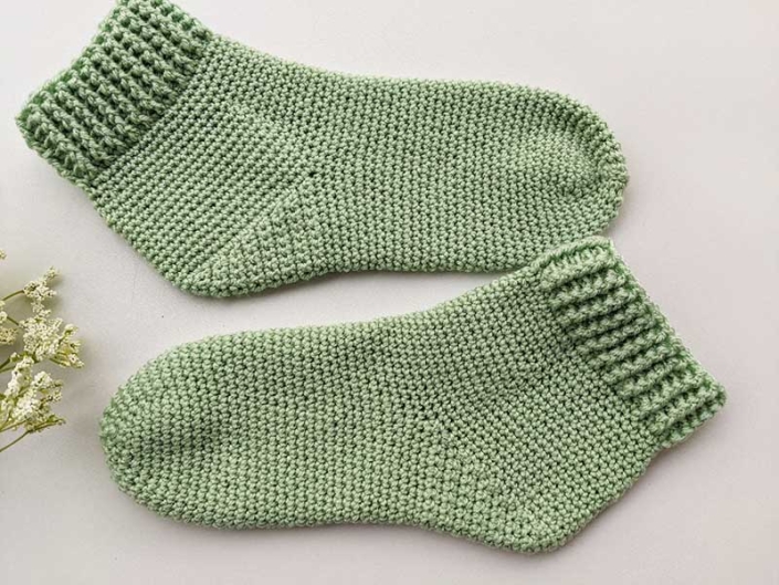 Free Crochet Beginner-Level Socks Pattern - Crochet Bits